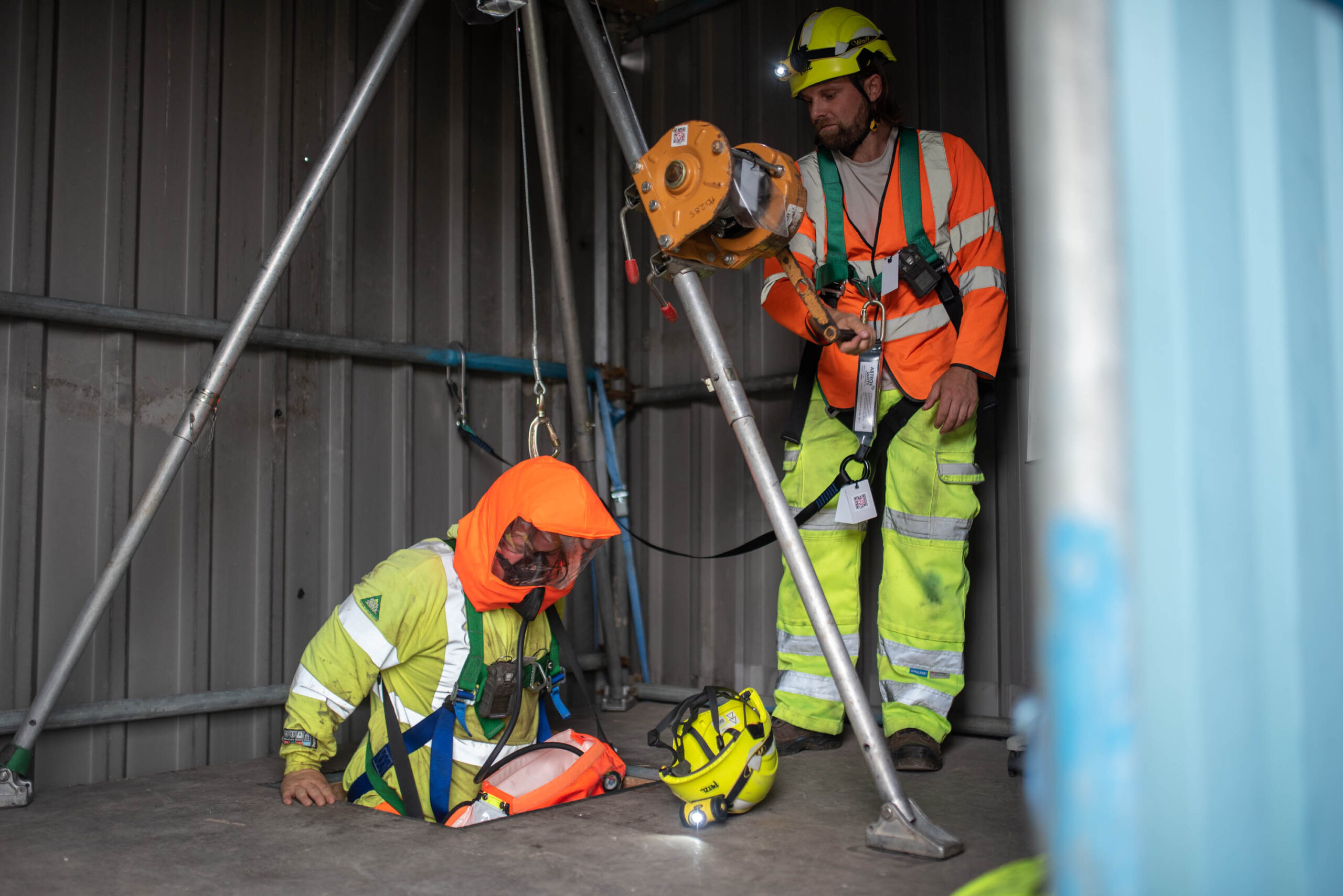 Working In & Control Entry Arrangements for Medium-Risk Confined Spaces ...